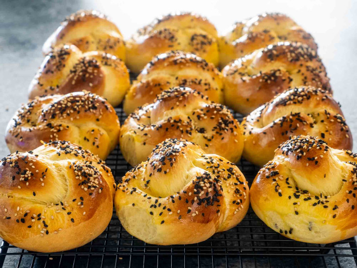 Portuguese Rolls - Jo Cooks