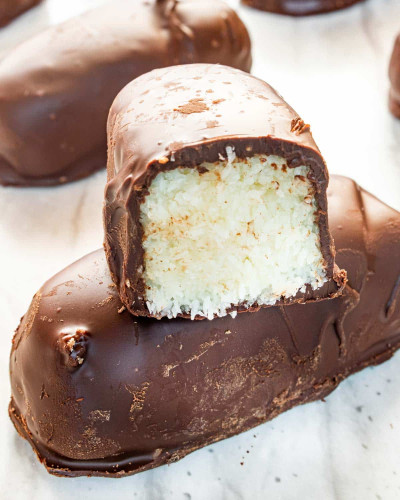 Homemade Bounty Bars (Mounds Bars) - Jo Cooks