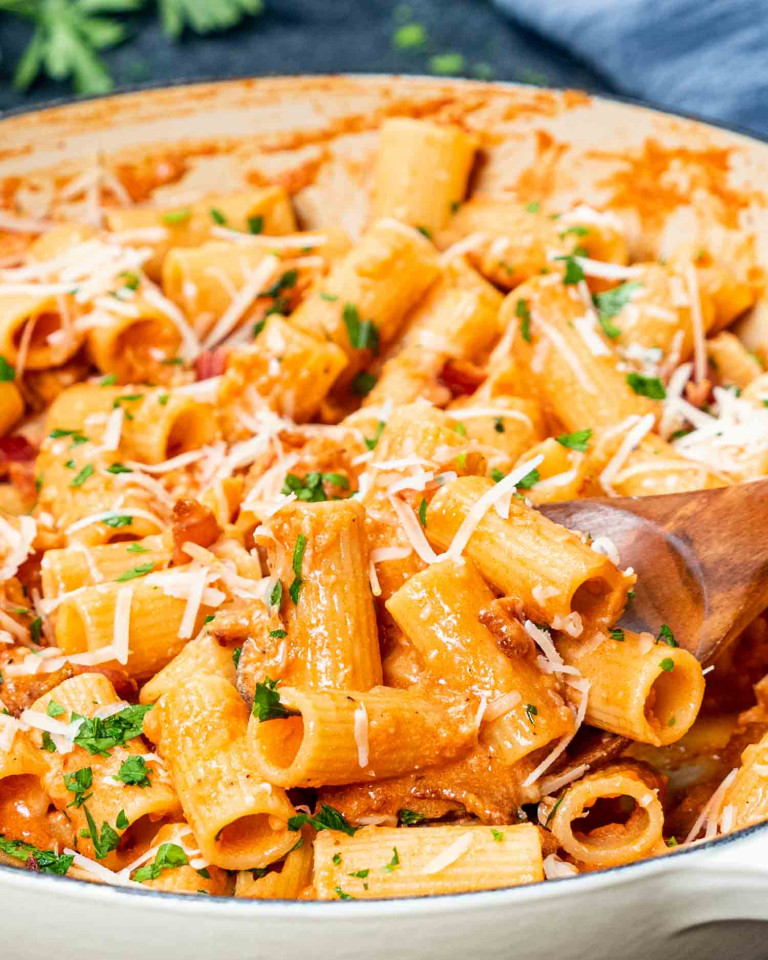 Pasta alla Vodka - Jo Cooks
