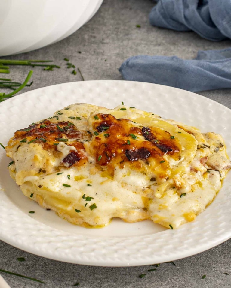 Loaded Scalloped Potatoes - Jo Cooks