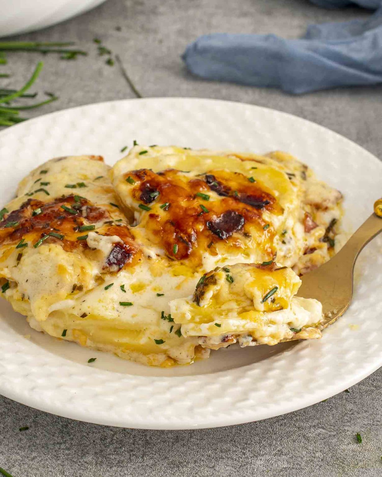Loaded Scalloped Potatoes - Jo Cooks