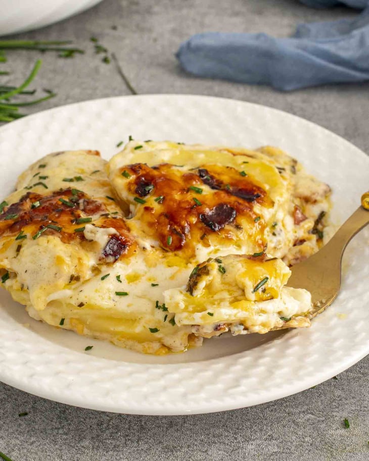 Loaded Scalloped Potatoes - Jo Cooks