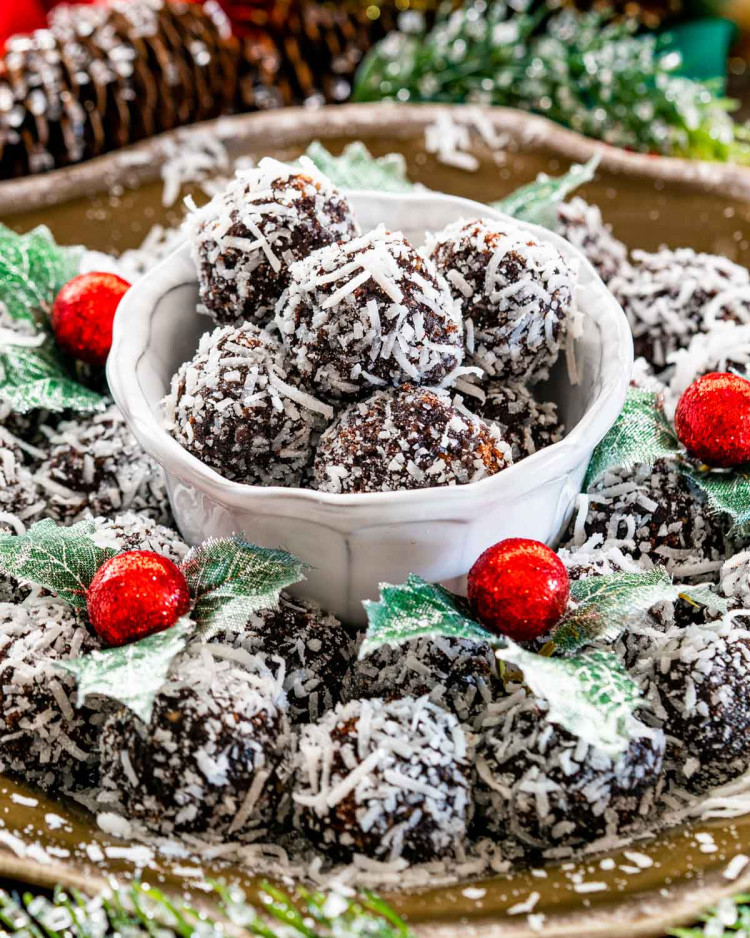 Chocolate Rum Balls - Jo Cooks