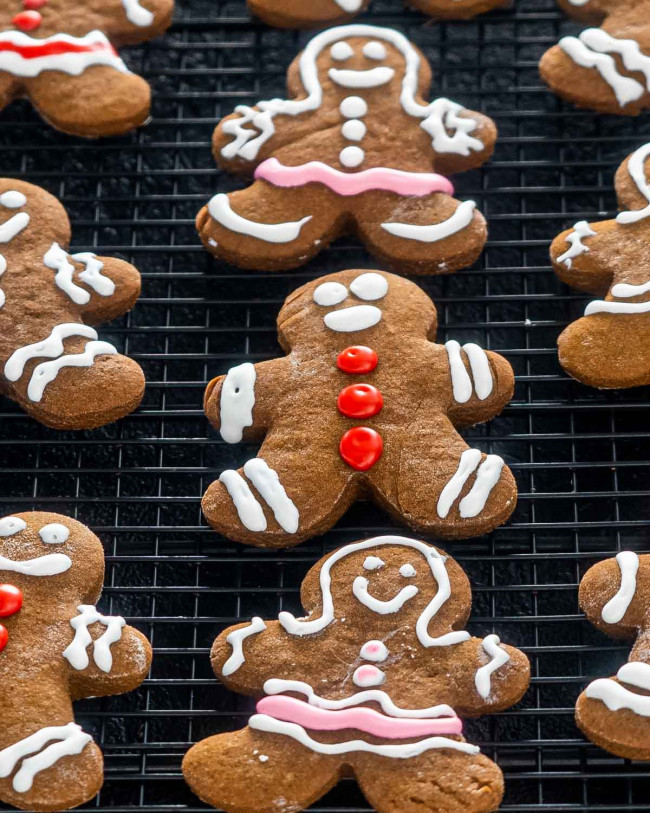 The Perfect Gingerbread Cookies - Jo Cooks
