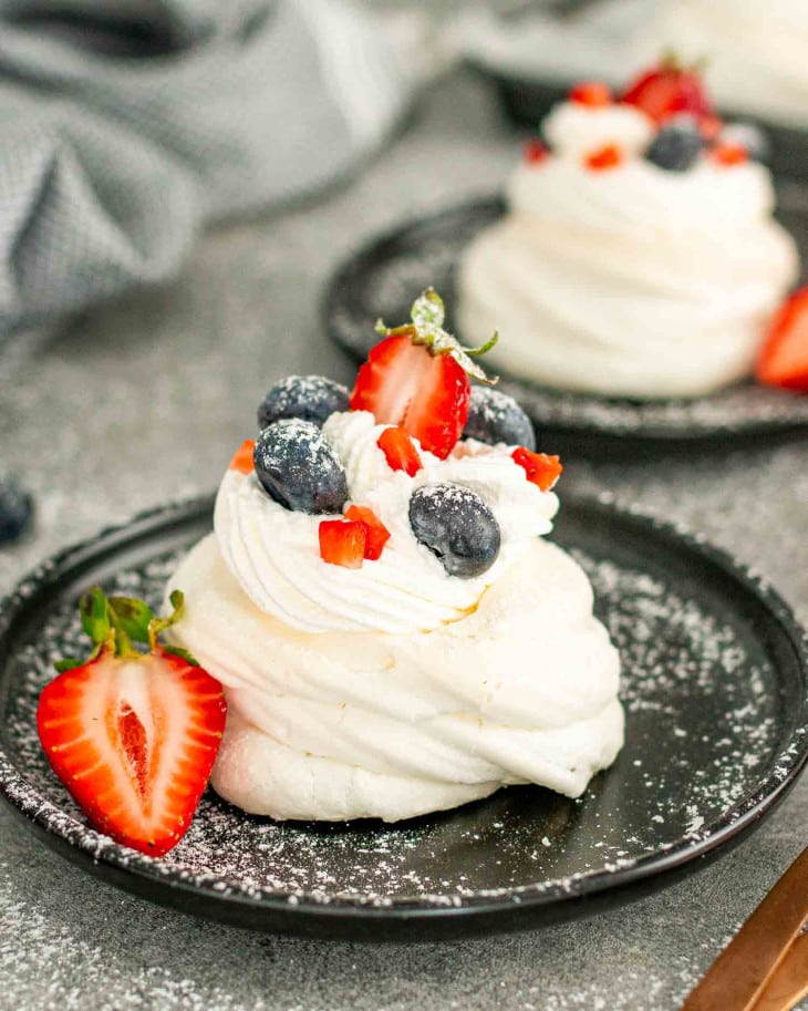Mini Pavlovas - Jo Cooks